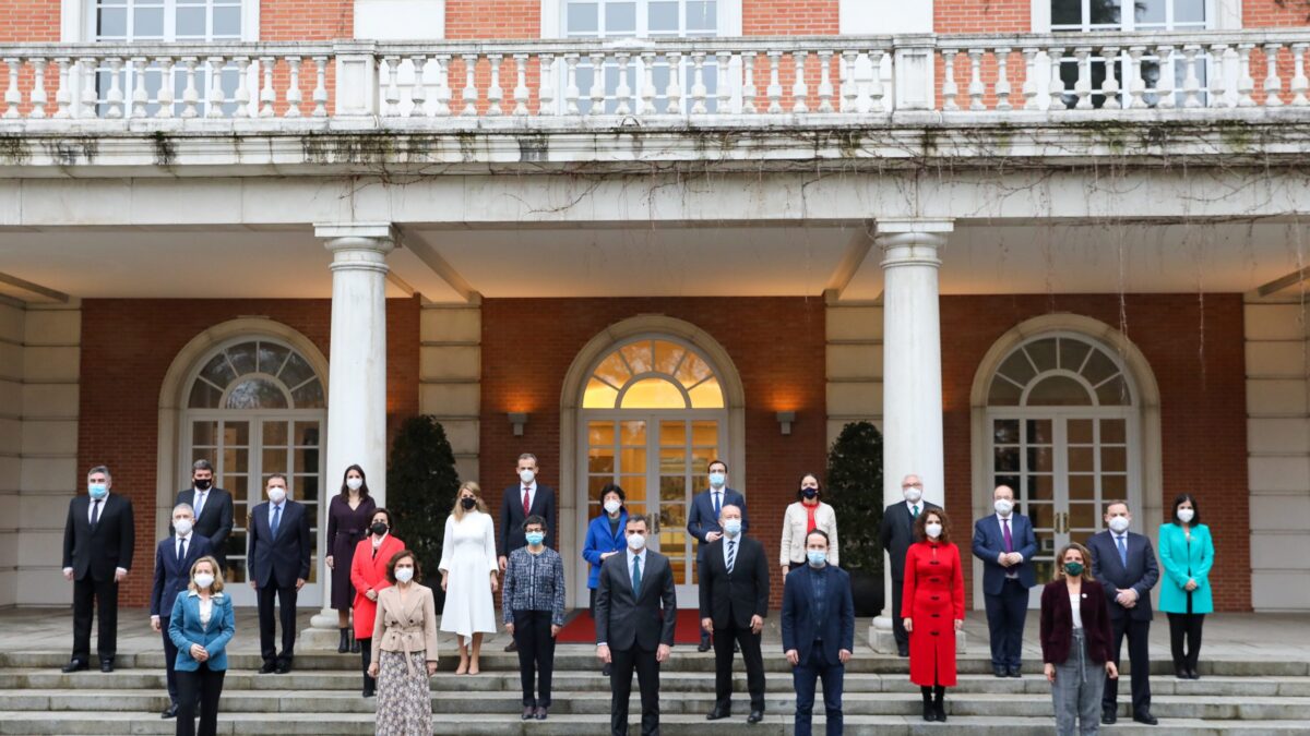 Esto es lo que tienes que saber del currículum de los nuevos ministros ...