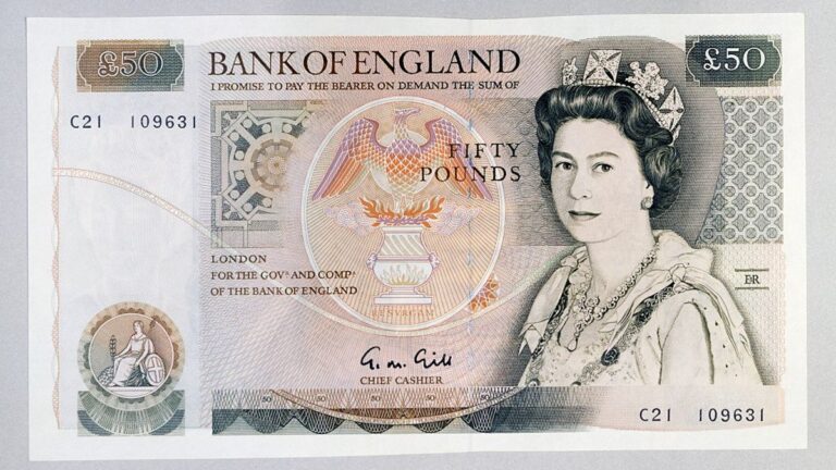 La compleja fortuna de Isabel II y como se reparte la herencia - Forbes ...