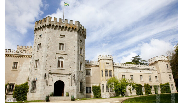 Así es el palacio El Rincón que Tamara Falcó pone a la venta por 7 ...