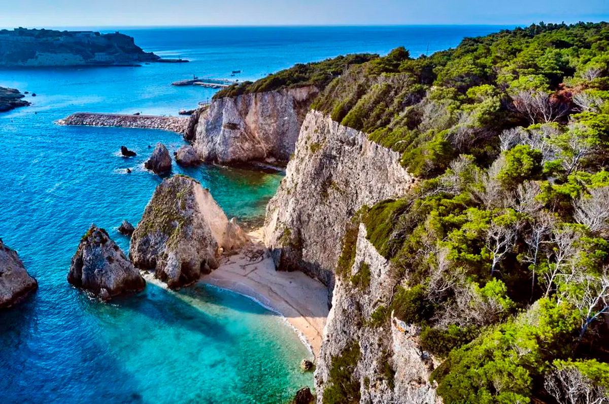 La guía definitiva de las mejores playas de Italia - Forbes España