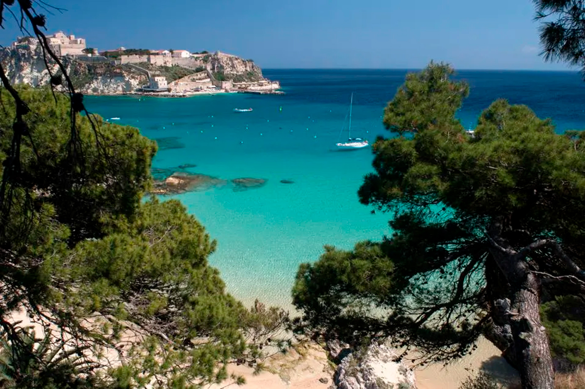 La guía definitiva de las mejores playas de Italia - Forbes España