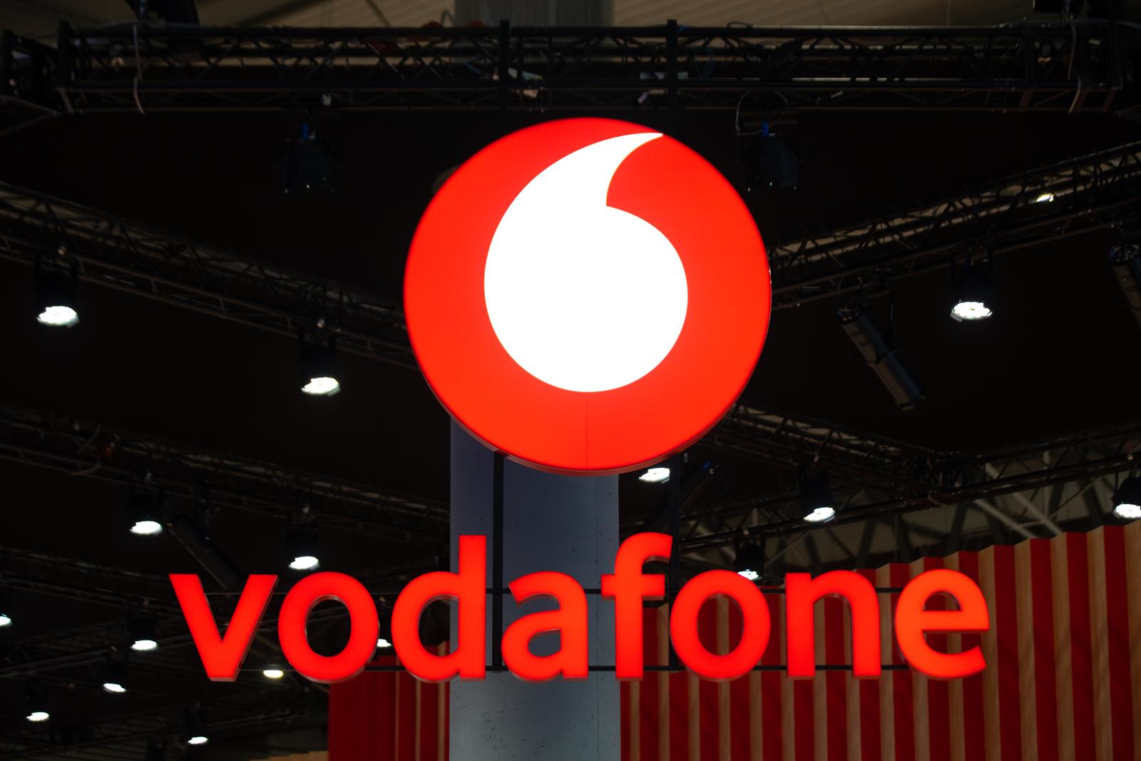 Vodafone España facturó un 6,5% menos en su año fiscal, pero cambió la ...