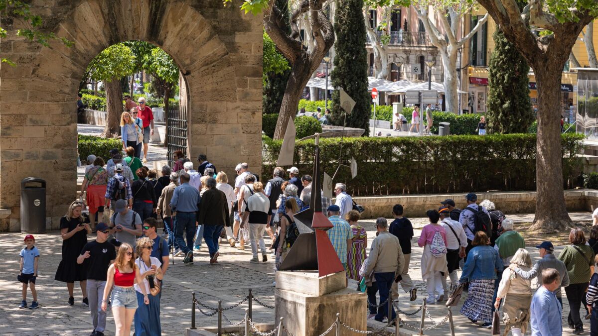 FEHM se alinea con el Consell en la reducción del techo de plazas ...