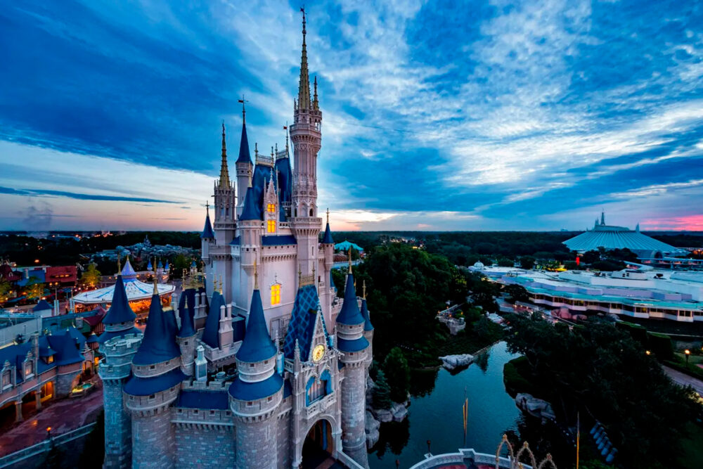 Cómo Disney dominó la industria mundial de los parques temáticos en ...