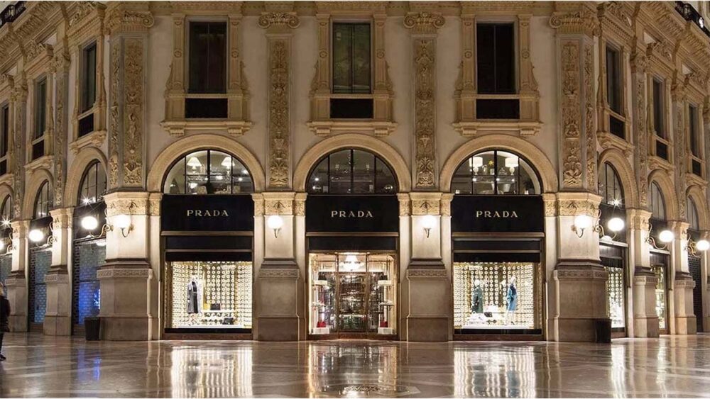 Grupo Prada compra Versace por 1.380 millones de dólares