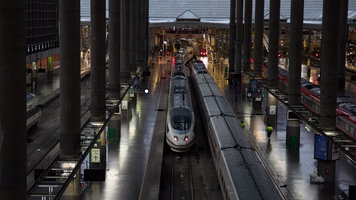 Renfe promociona su abono 'Spain Rail Pass' en la estación del ...