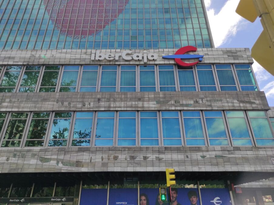 Video erotico as she came back, I could tell we were in for