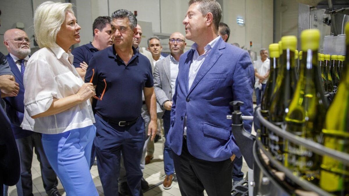 Page inaugura las nuevas instalaciones del Grupo García Pérez en Casas ...