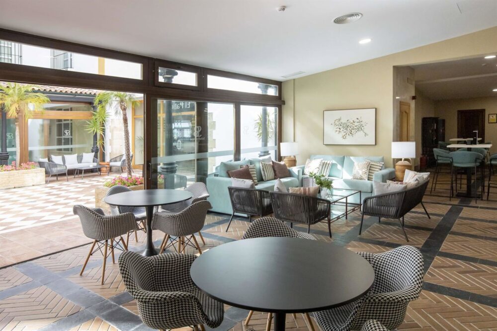 Mazabi vende tres activos hoteleros en Madrid, Sevilla y El Puerto de ...