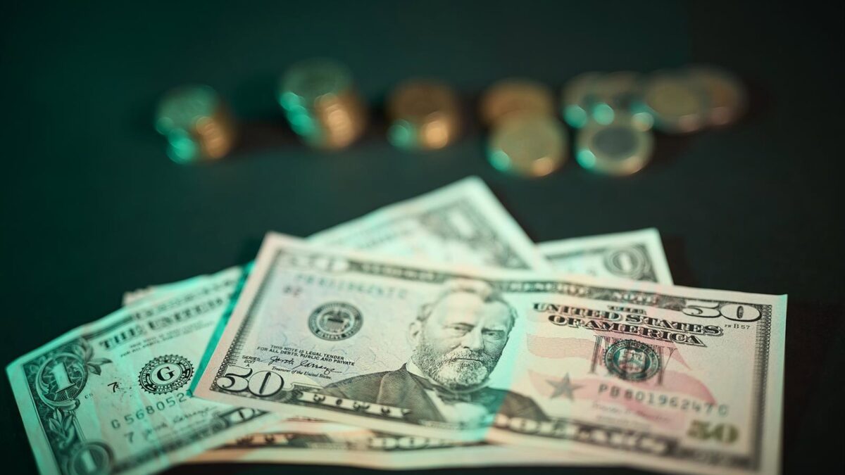 Sólo un 11% de los españoles aprende de finanzas a través de la ...