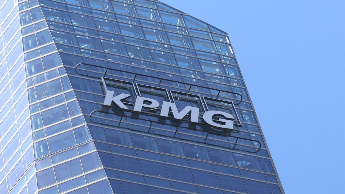 KPMG acelera su transformación con IA con el despliegue masivo de ...