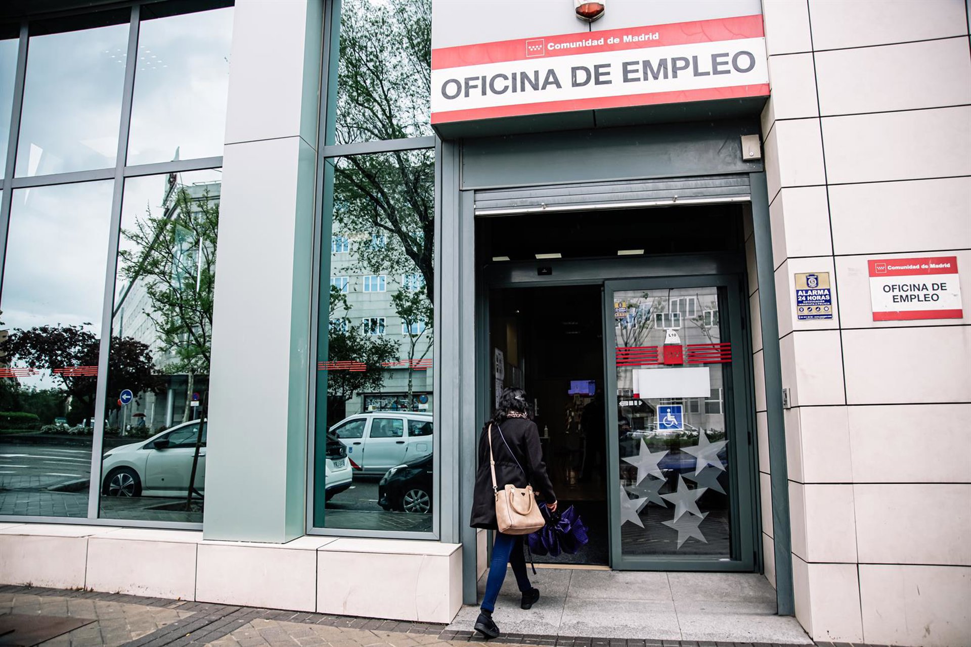 El paro cae en 118.400 personas en 2025 y el empleo marca récord de 22 ...