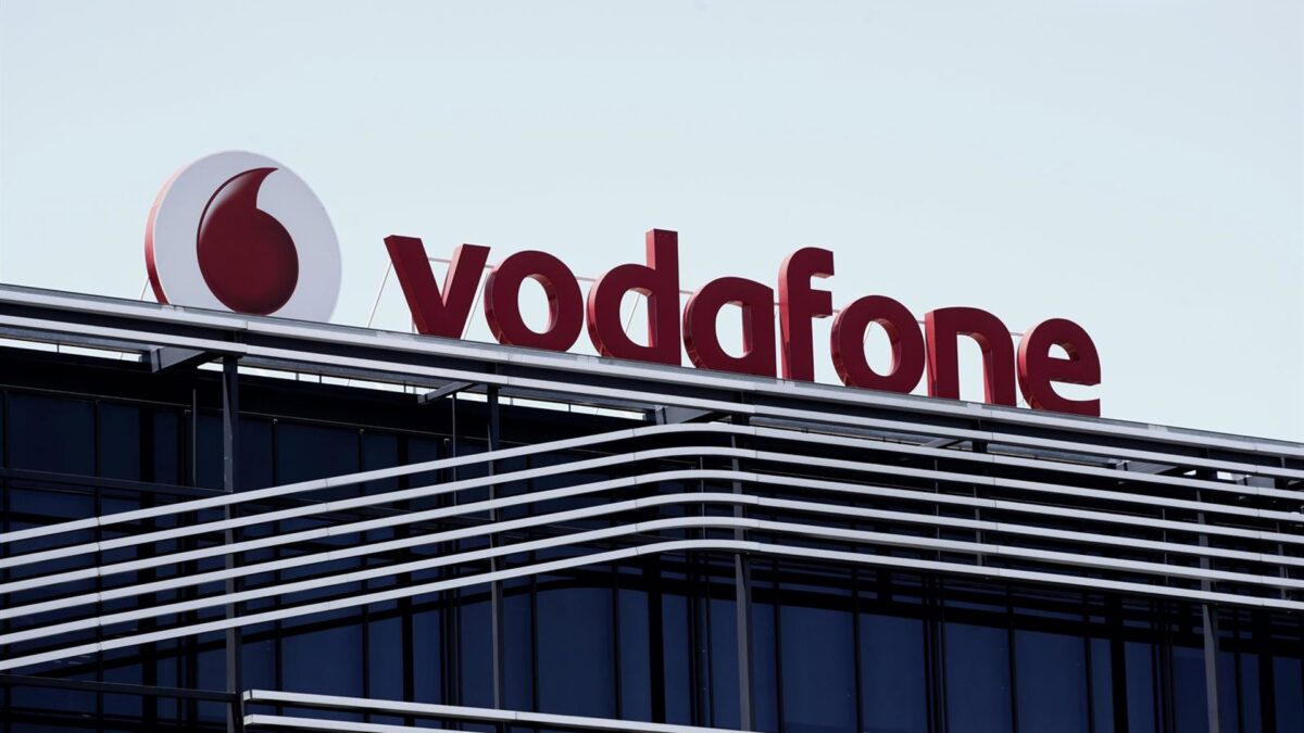 Vodafone España ingresa 400 millones tras la entrada de AXA en su ...