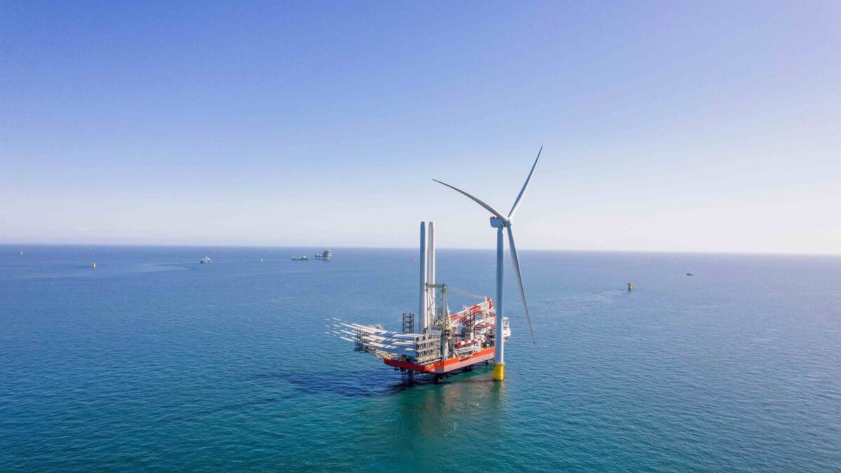 Iberdrola instala la primera turbina de 'East Anglia Three' con ...