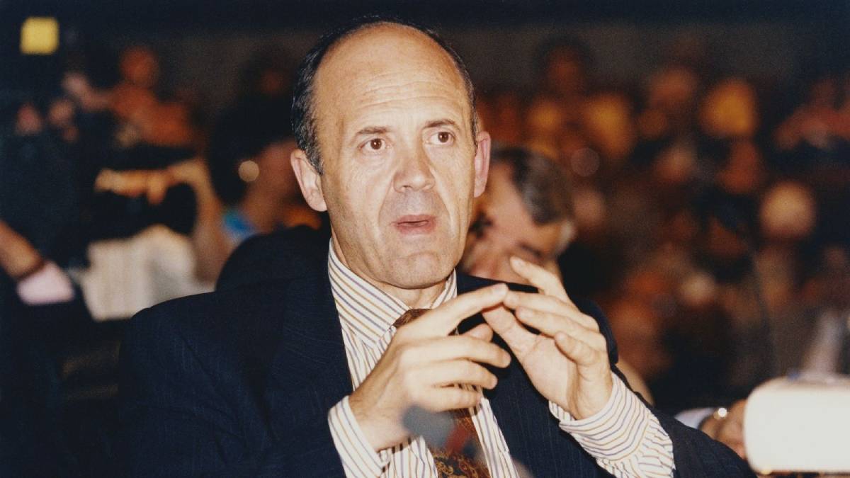 Adiós a 'Superlópez', el ejecutivo estrella de los 90