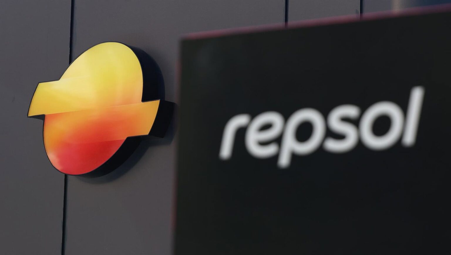 Repsol se alía en renovables con la emiratí Masdar en una cartera en ...