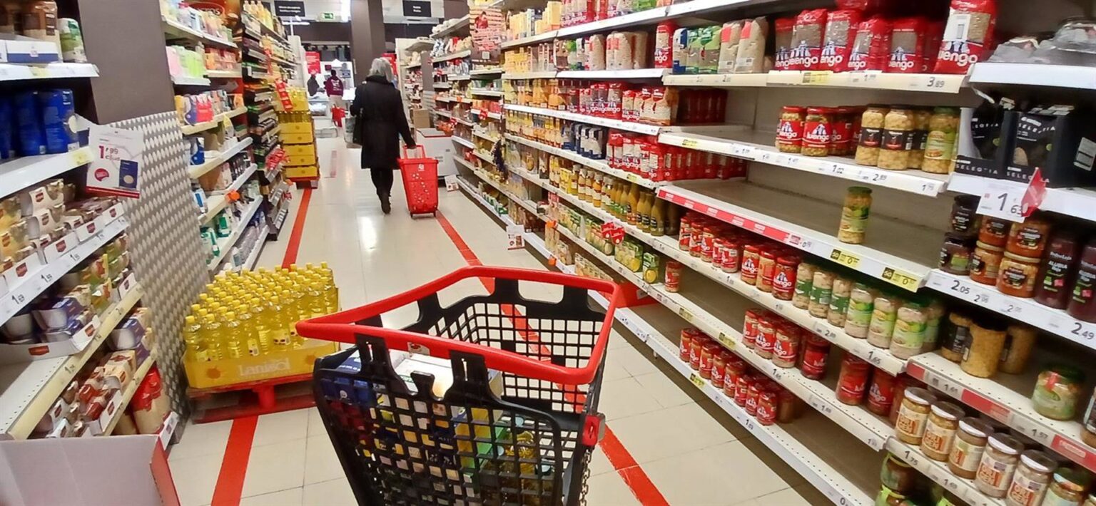 Los supermercados cifran ya en 70 millones el impacto en sus costes por ...